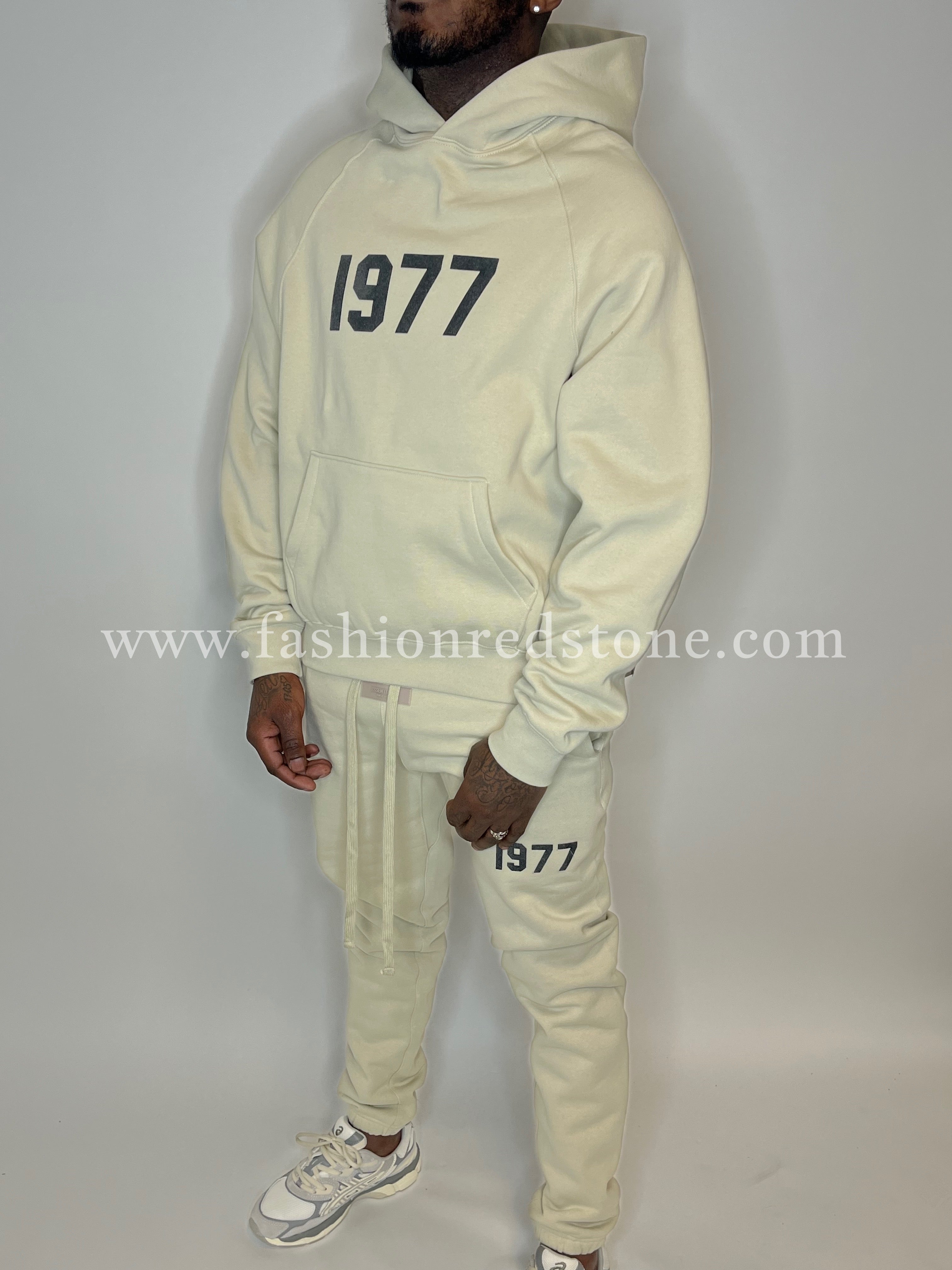 Essentials Trainingspak 1977 Iron – Redstonefashion